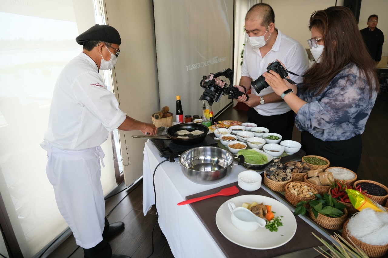 Indonesia Spice Up the World Bergema Di Kota Paman Ho - Surat Dunia