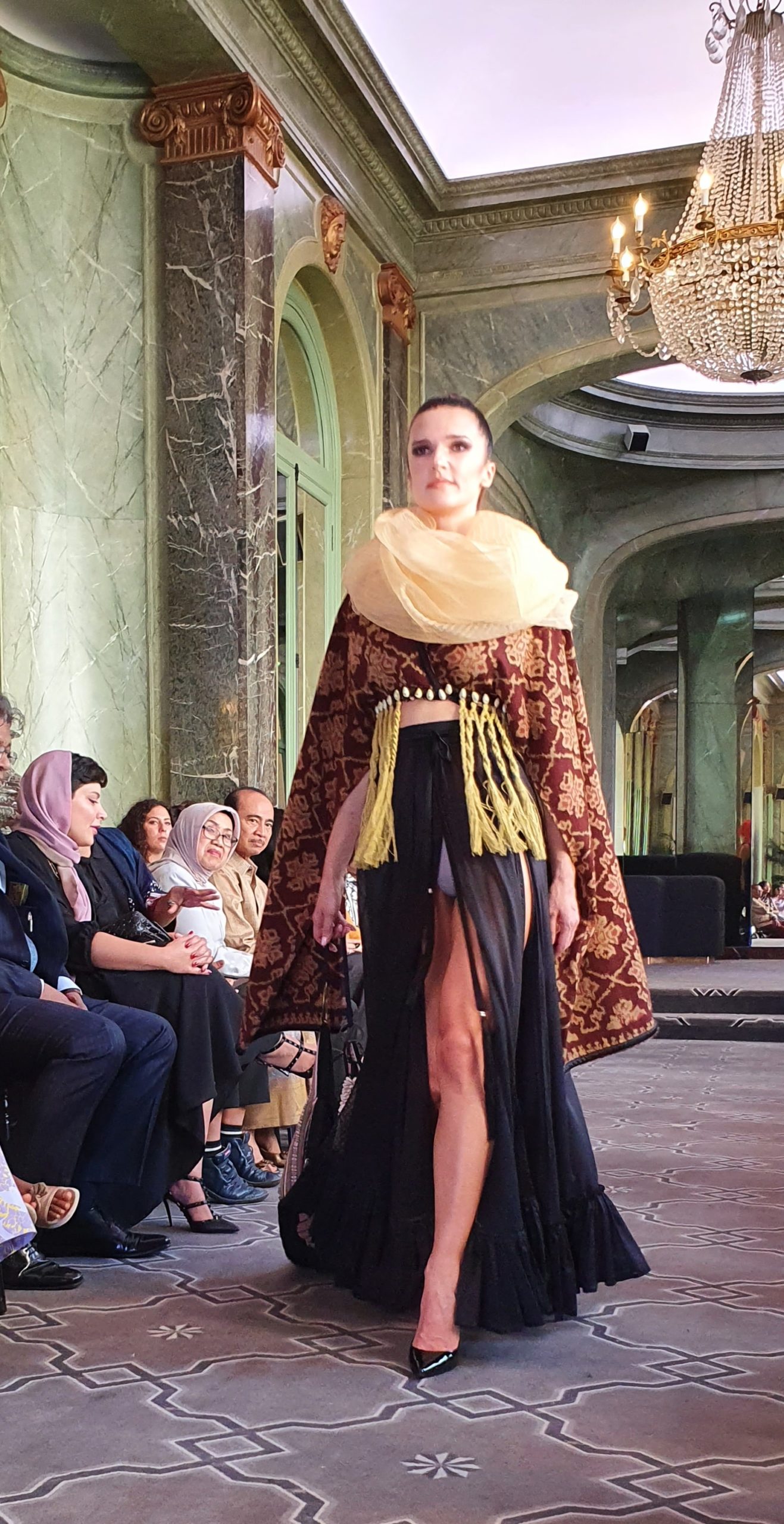 Front Row Paris: 2022 Persembahan Indonesian Fashion Chamber Karya Para ...