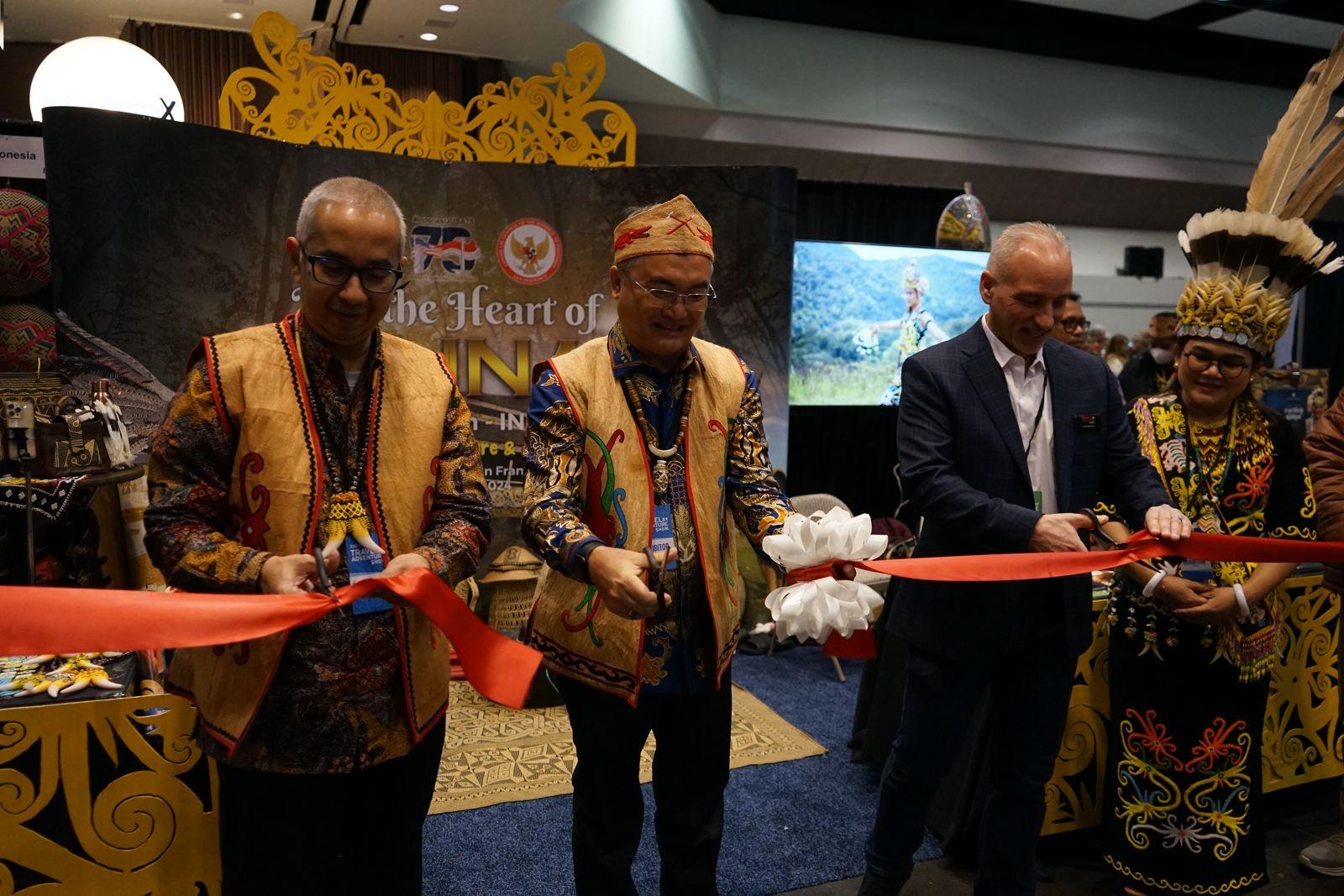 Seni Dayak Magnet Indonesia di San Francisco - Surat Dunia