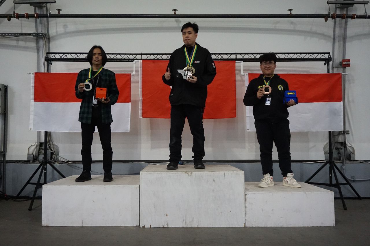 Tim Indonesia Torehkan Banyak Prestasi di Kompetisi Robot Dunia di San Francisco - Surat Dunia